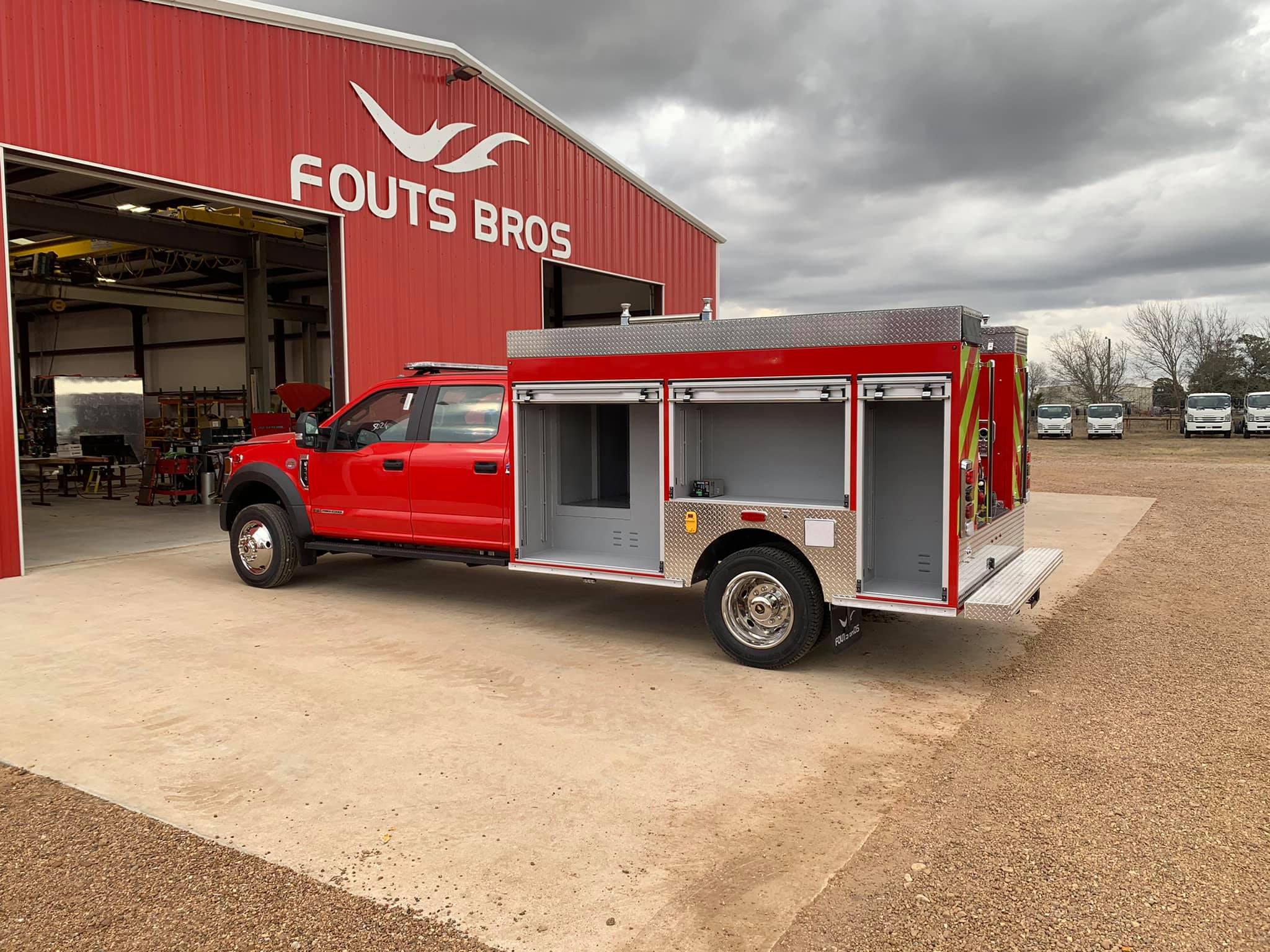 stock mini pumper – fouts bros – compartments side | Fouts Fire
